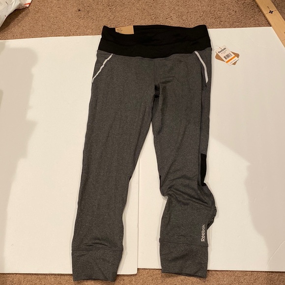 Reebok | Pants & Jumpsuits | Reebok Skinny Capri | Poshmark